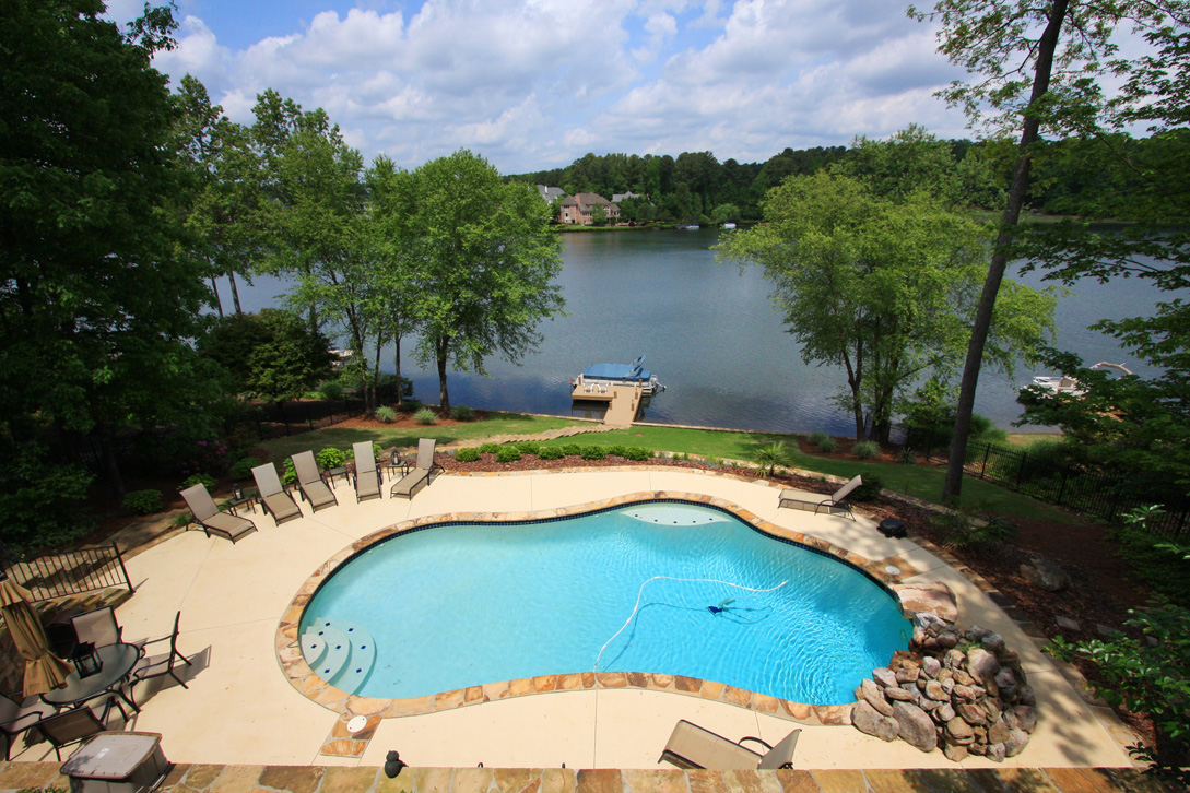 Neighborhoods in Alpharetta, GA: Windward | Atlanta Fine Homes