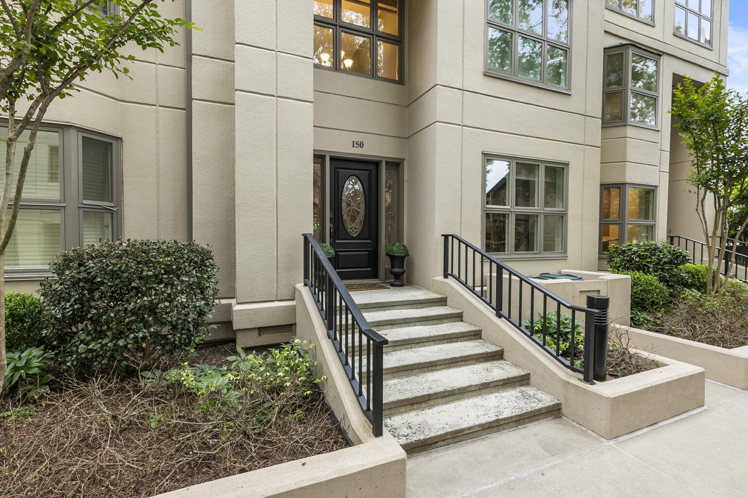 Meticulously Updated Multi-Level Townhome in The Oaks | Atlanta Real ...